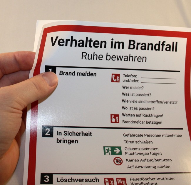 Schild Aushang "Verhalten im Brandfall", 18x20cm, mit UV-Schutz - Brand